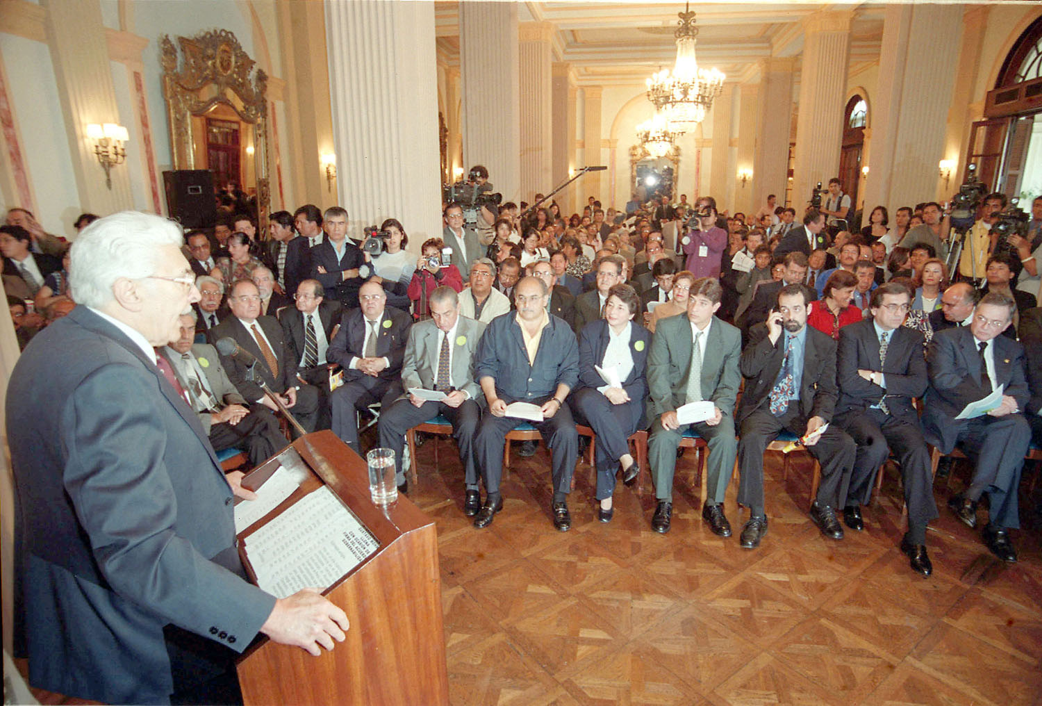 Diez hitos en la trayectoria política de Gustavo Mohme Llona Diez hitos en la trayectoria política de Gustavo Mohme Llona